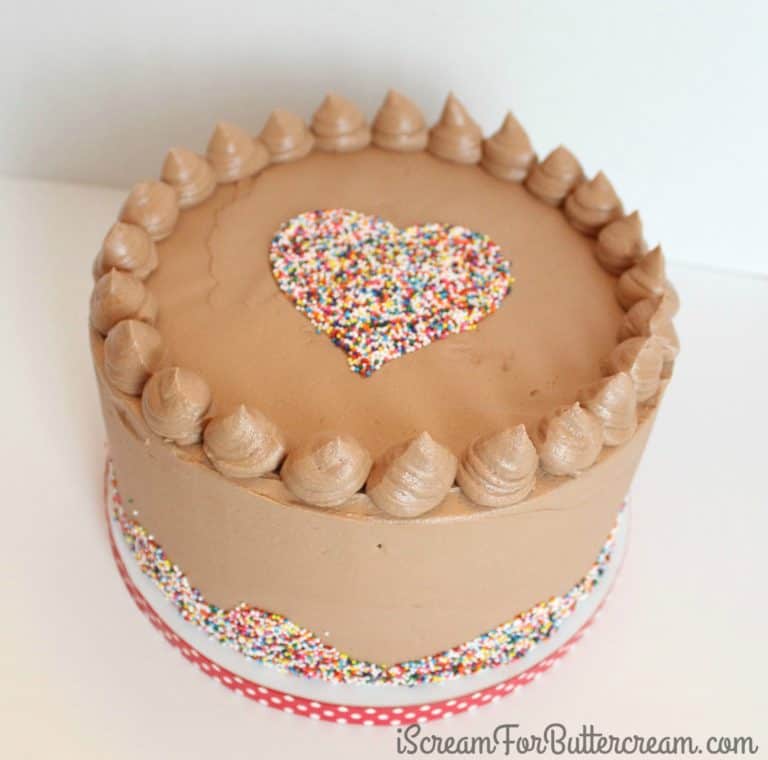 5 Easy Ways to Decorate Cakes Without Tools - I Scream for Buttercream