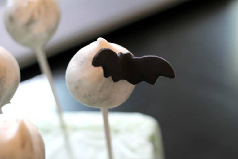 Flying Bat Cake Pops - I Scream for Buttercream