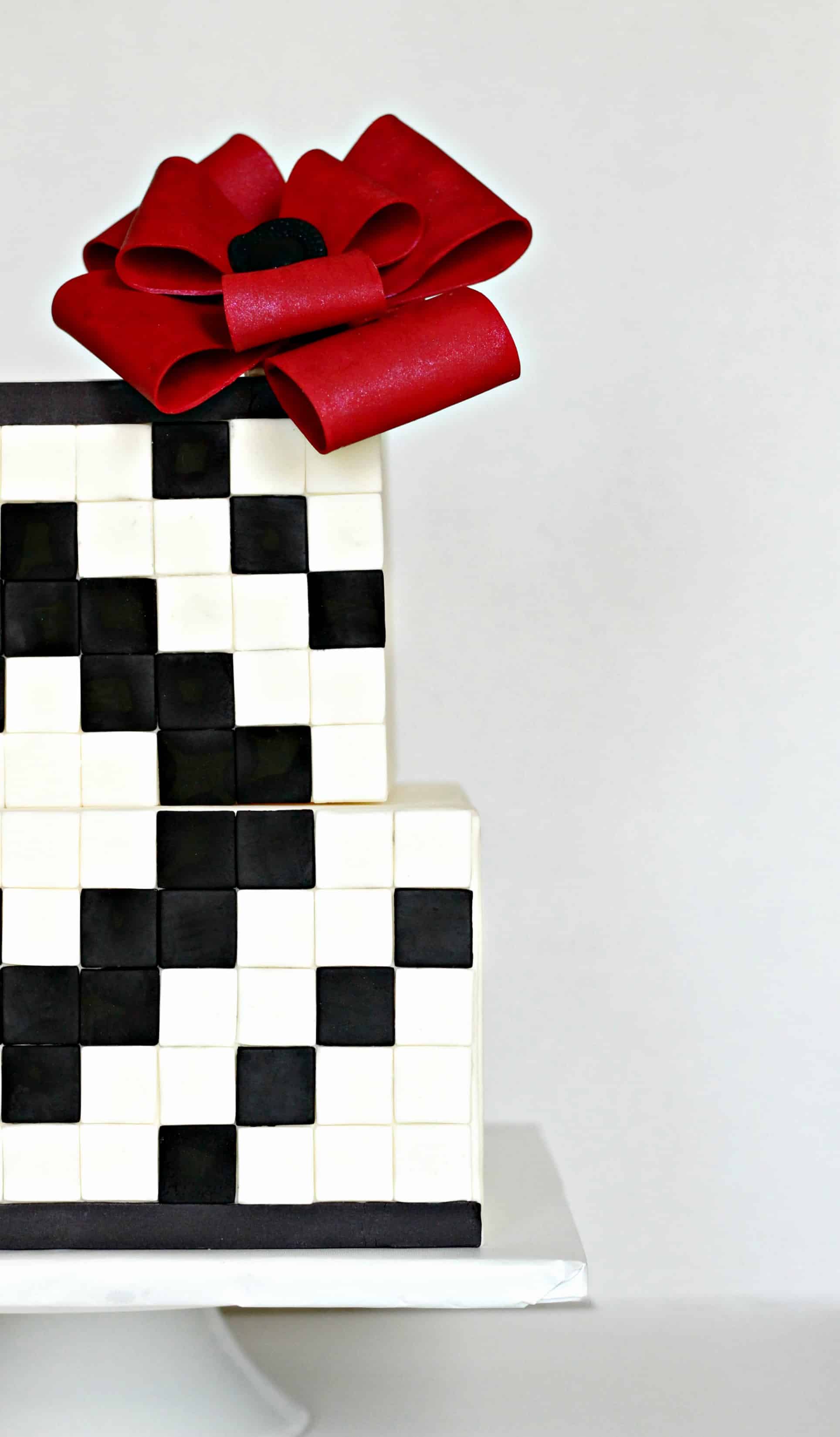 Black and White Geometric Cake Tutorial - I Scream for Buttercream