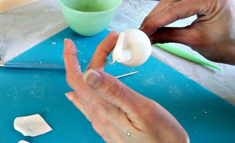 How to Make a Large Gumpaste Rose - I Scream for Buttercream