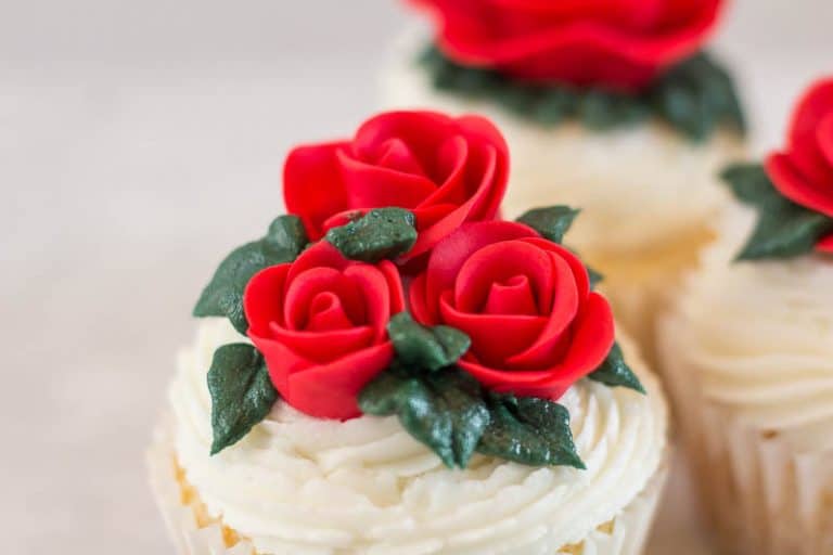 Easy Fondant Rose Without Tools - I Scream for Buttercream