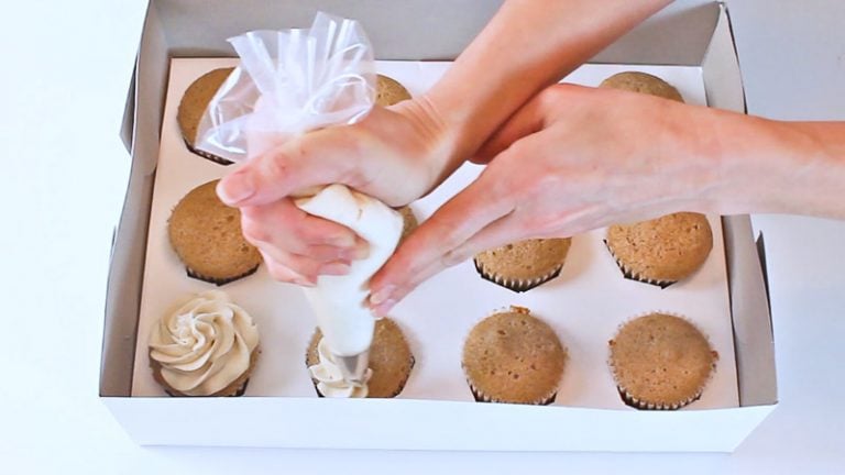 DIY Cupcake Box Inserts - I Scream for Buttercream