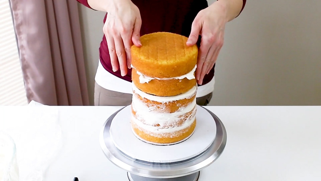 How to Make a Tall Cake - I Scream for Buttercream