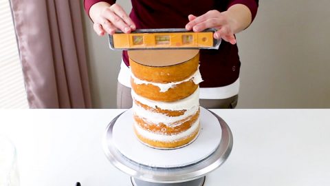How to Make a Tall Cake - I Scream for Buttercream