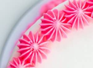 12 Simple and Easy Buttercream Cake Borders - I Scream for Buttercream