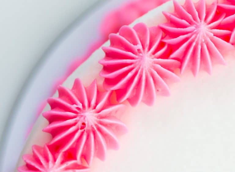 12 Simple and Easy Buttercream Cake Borders - I Scream for Buttercream