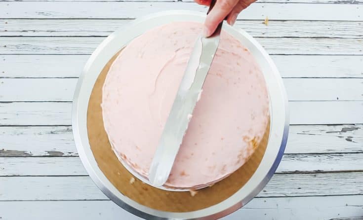 How to Stack a Cake (a step-by-step guide to tiered cakes) - I Scream ...