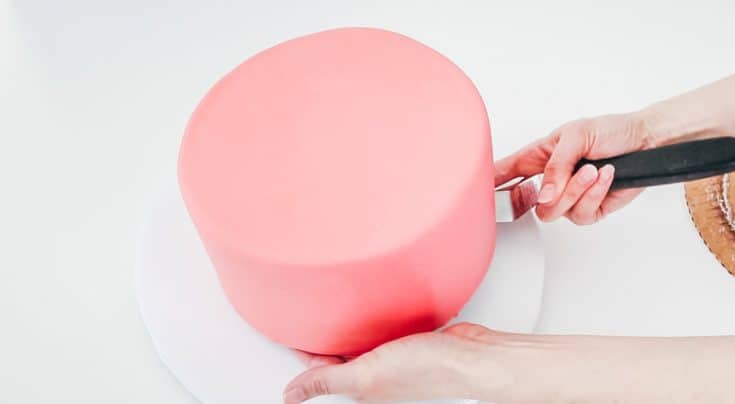 How to Stack a Cake (a step-by-step guide to tiered cakes) - I Scream ...