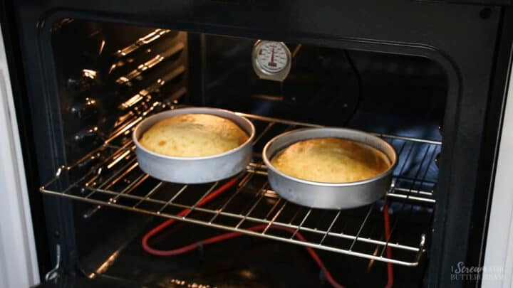 How to Tell When a Cake is Done - I Scream for Buttercream