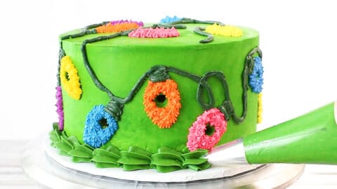 Christmas Lights Cake (that actually lights up!) - I Scream for Buttercream