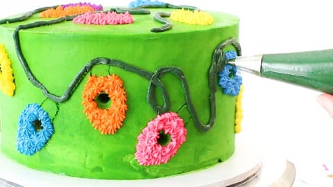 Christmas Lights Cake (that actually lights up!) - I Scream for Buttercream