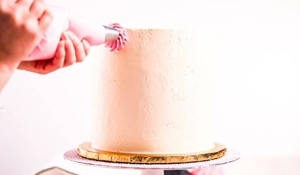 12 Simple and Easy Buttercream Cake Borders - I Scream for Buttercream