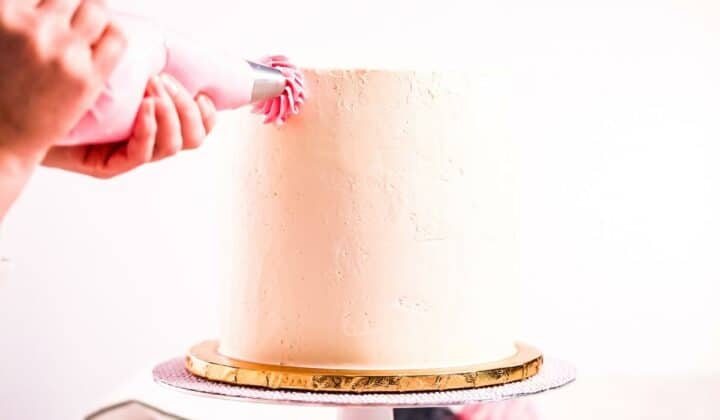 12 Simple and Easy Buttercream Cake Borders - I Scream for Buttercream