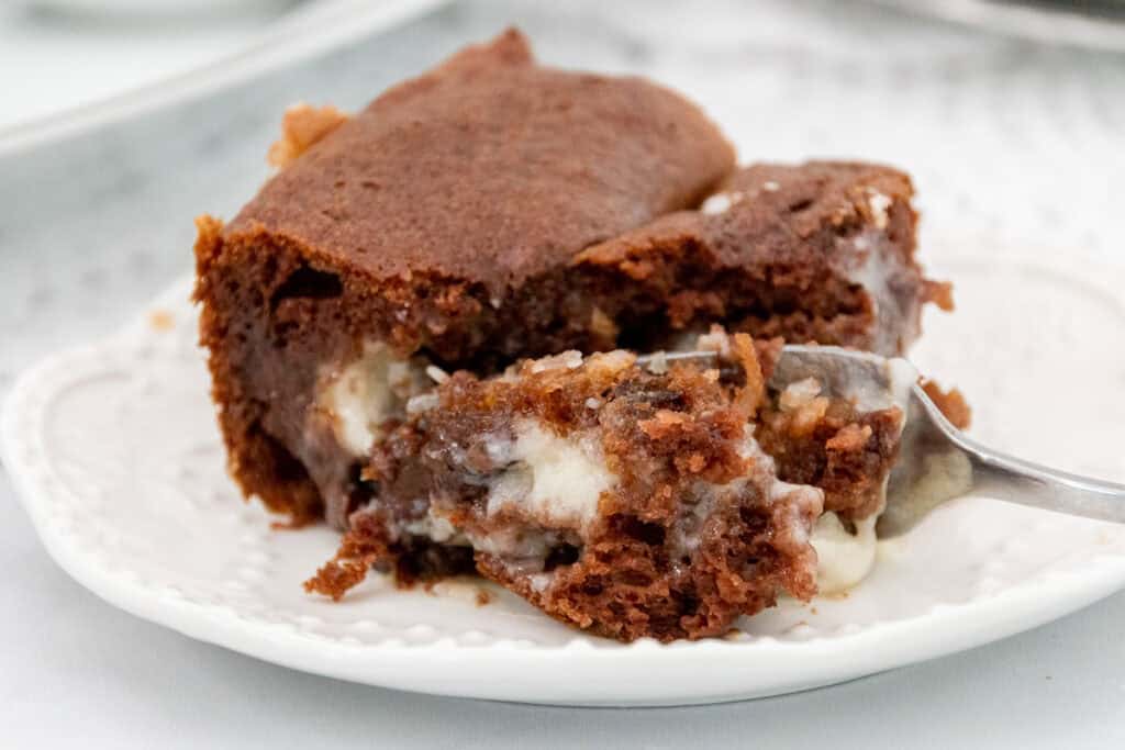 Chocolate Earthquake Cake - I Scream for Buttercream